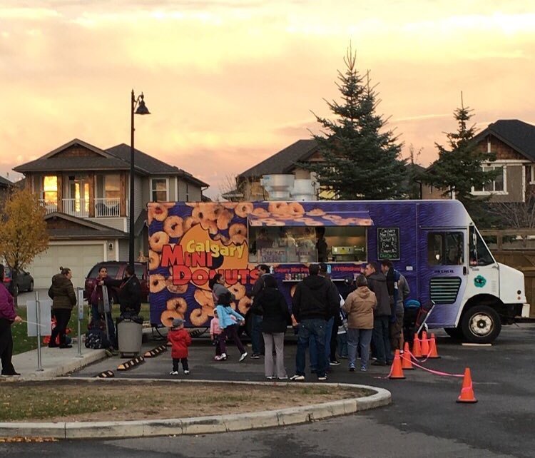 Home - calgaryminidonuts.com